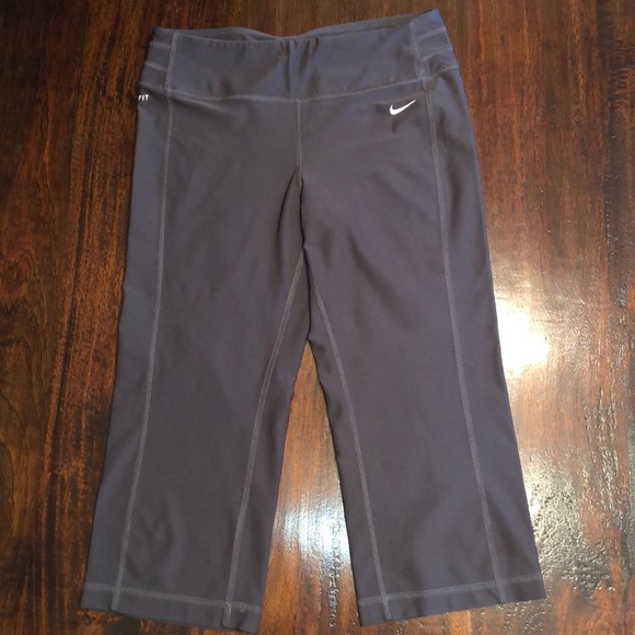 Nike | Pants & Jumpsuits | Nike Drifit Capri | Poshmark